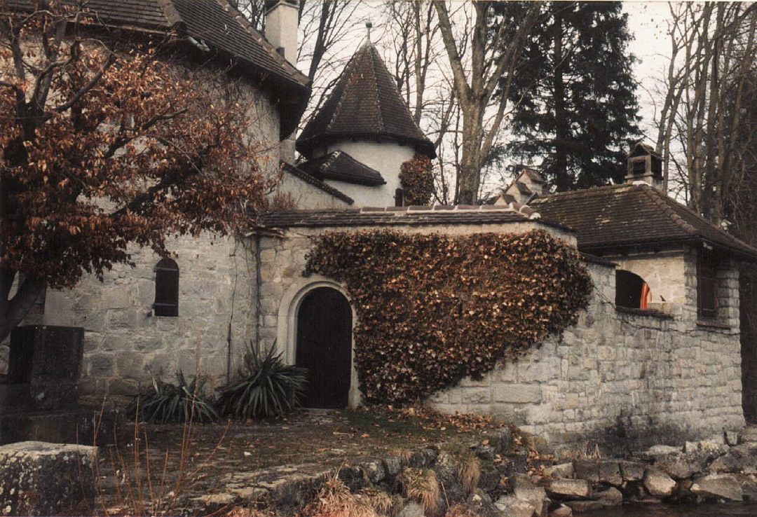 The House as Mirror of the Psyche - Reinventing Home